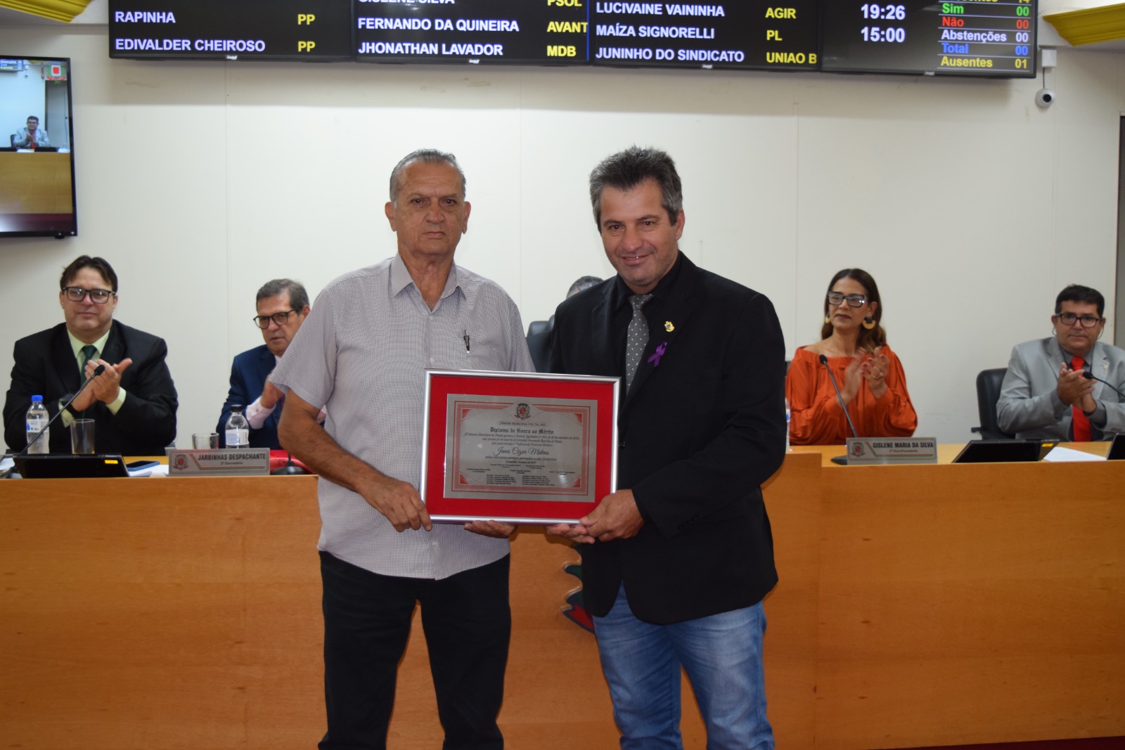 Câmara de Frutal entrega diploma de honra ao mérito a “Janão” por ...